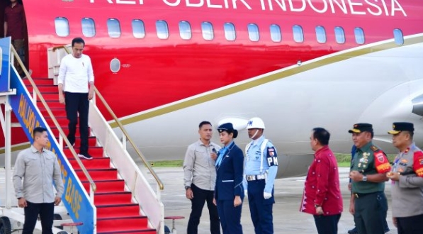 Presiden Republik Indonesia Tiba di Pangkalan TNI Haluoleo Sulawesi ...
